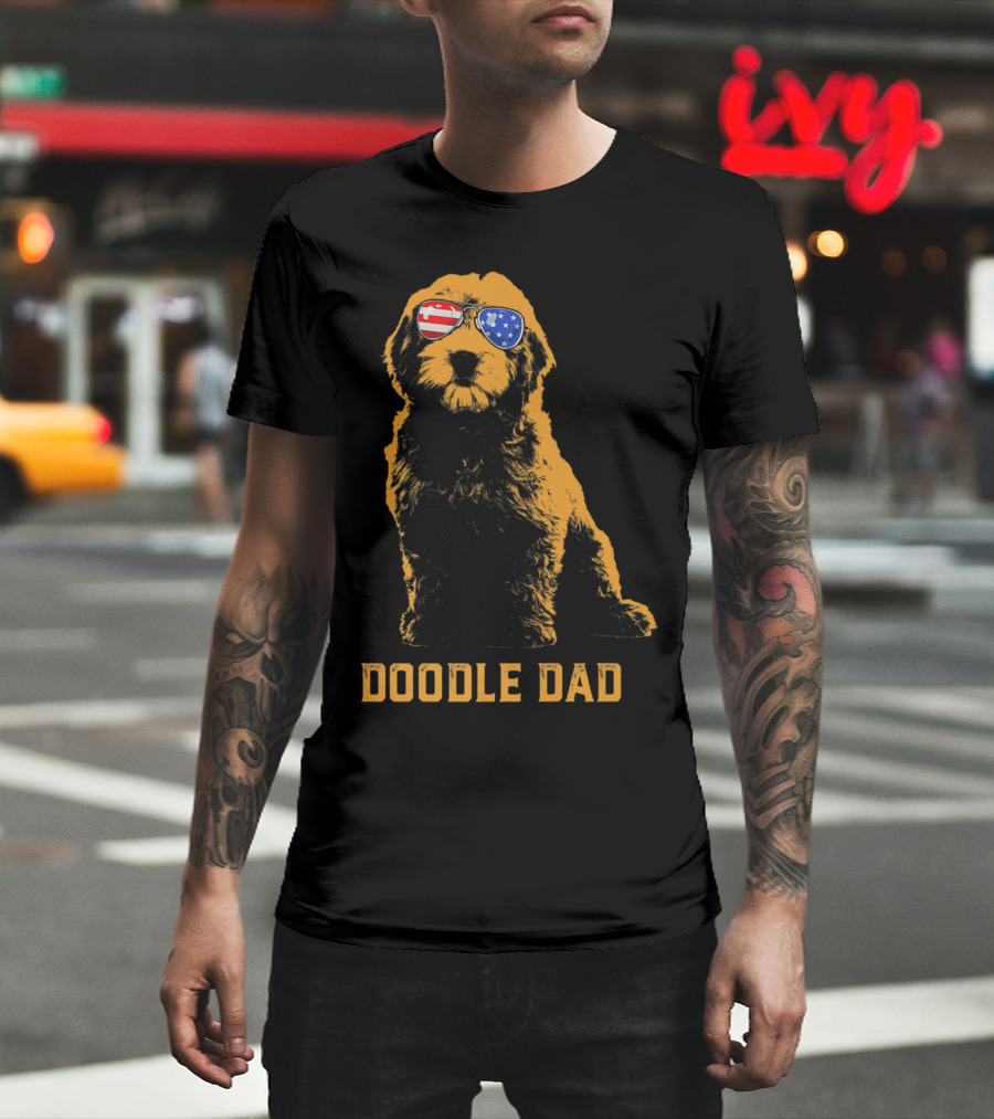 Doodle Dad Men's Goldendoodle With American Flag Sunglasses T-Shirt