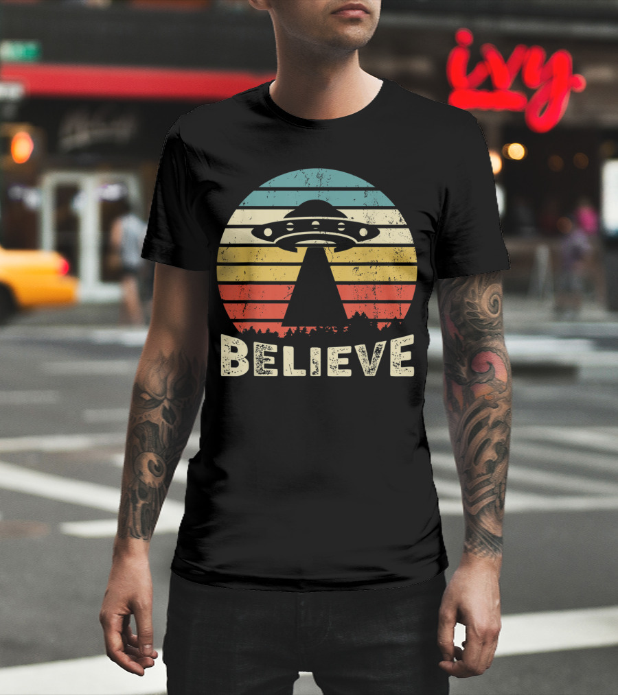 Vintage UFO Hunter Believe I Want To Believe Retro Alien T-Shirt