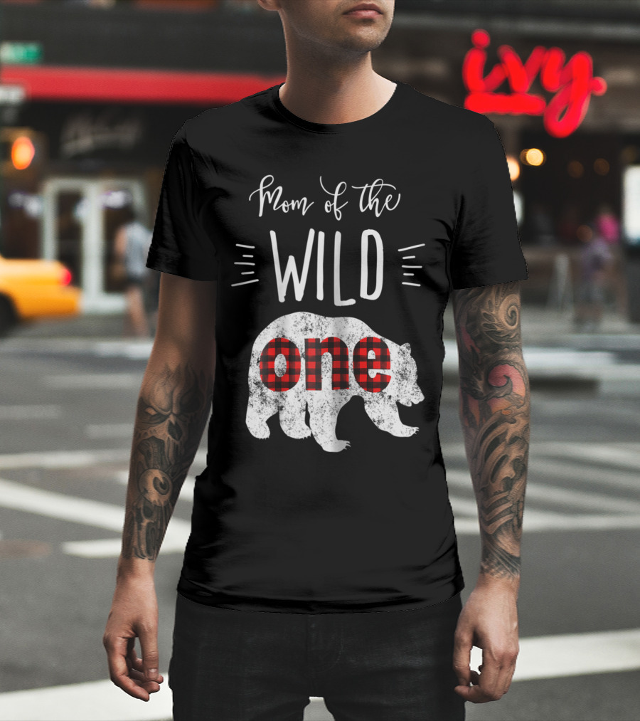 Mom Of The Wild One Bear Lumberjack Plaid T-Shirt