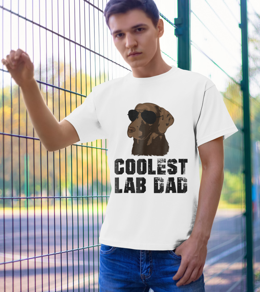 Coolest Lab Dad Funny Chocolate Labra Wearing Sunglasses T-Shirt