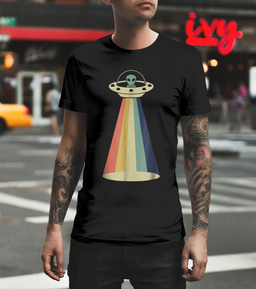 Vintage Alien UFO Rainbow Beams T-Shirt