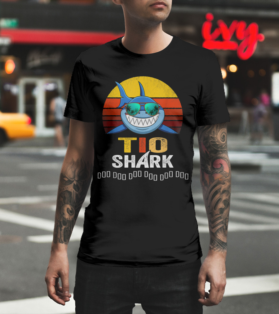 Tio Shark Retro Style Cool Sunglasses And Palm Trees T-Shirt