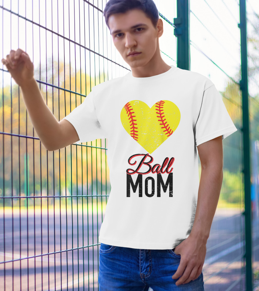 Love Ball Mom Heart Baseball Softball Graph T-Shirt