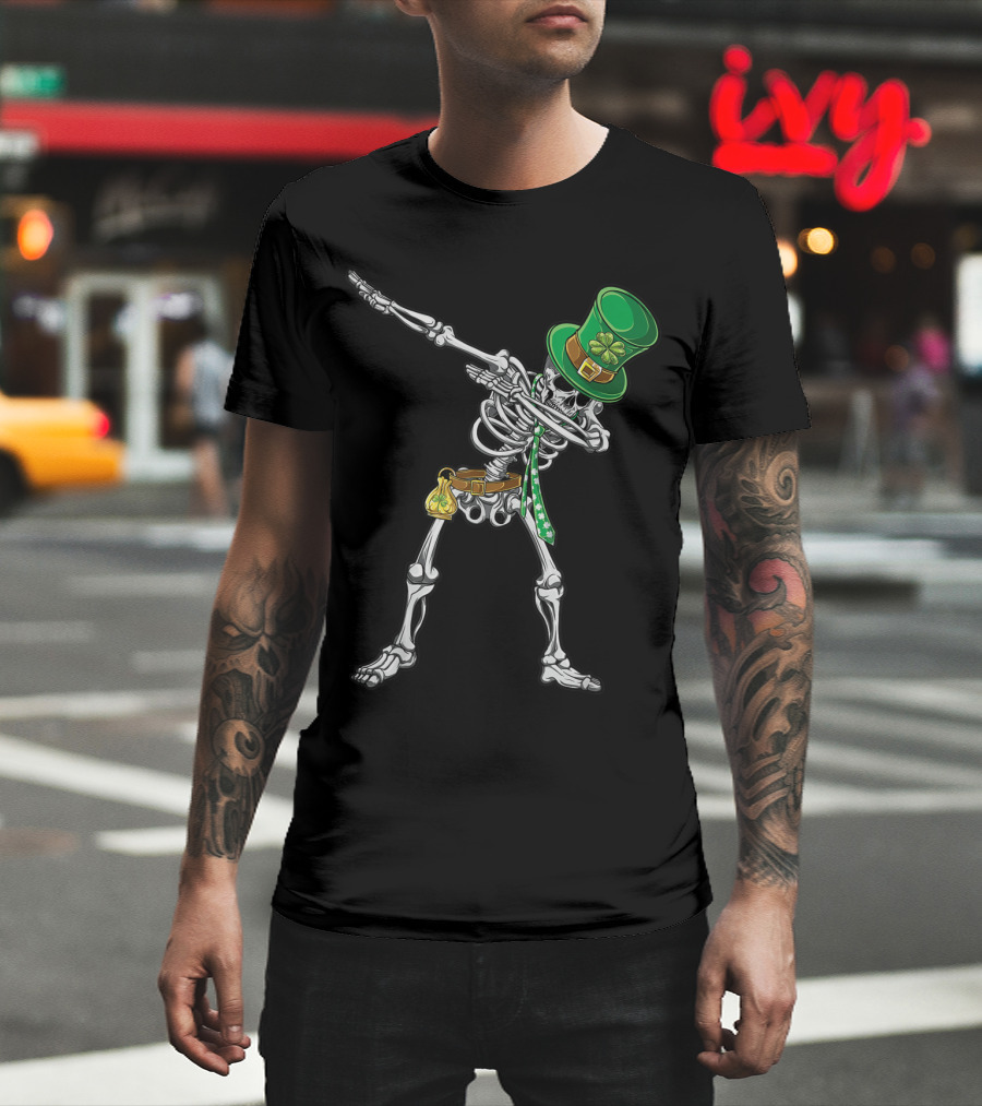 Dabbing Skeleton Leprechaun With Green Hat And Shamrock Tie T-Shirt