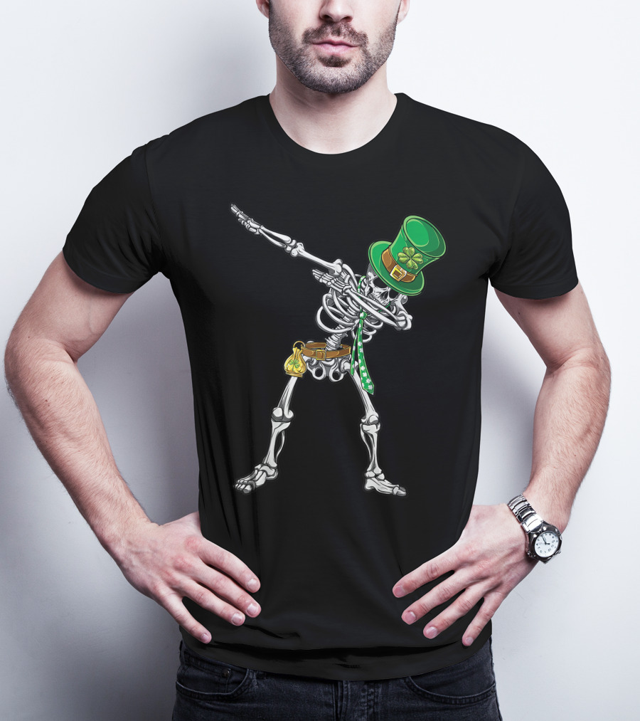 Dabbing Skeleton Leprechaun With Green Hat And Shamrock Tie T-Shirt