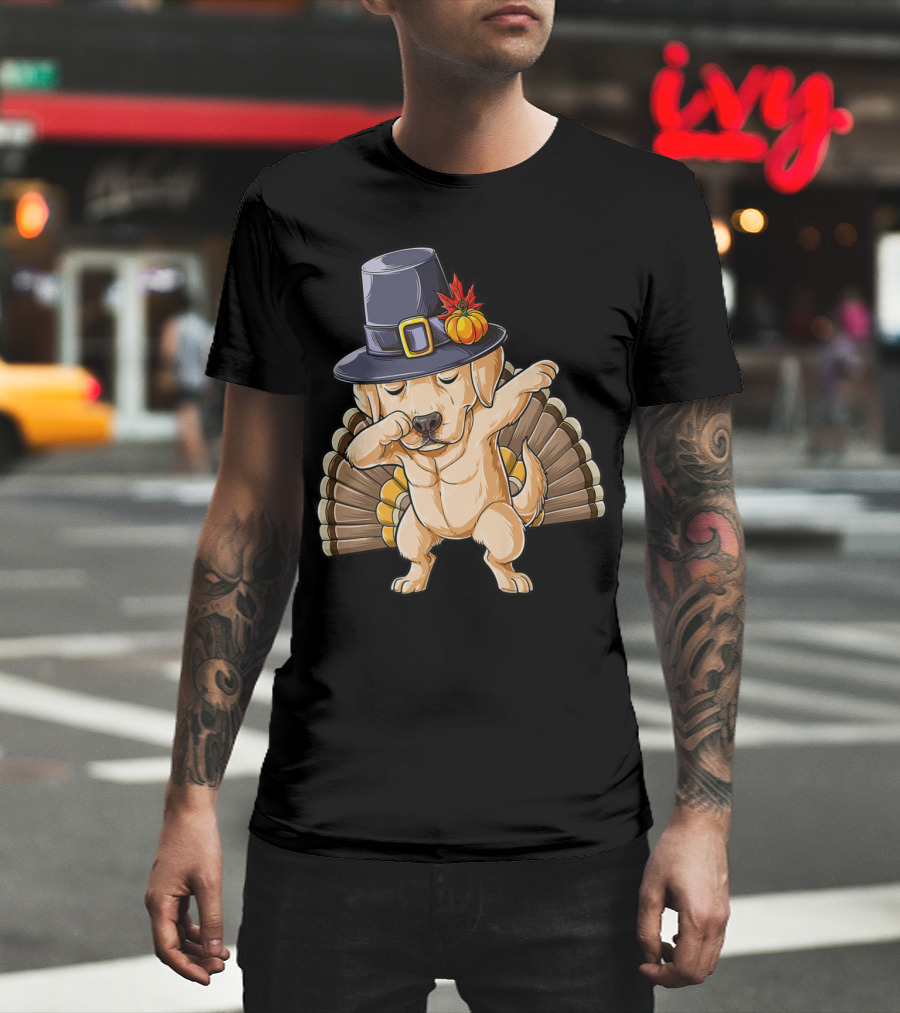 Thanksgiving Dabbing Labrador Wearing Pilgrim Hat With Turkey Tail T-Shirt