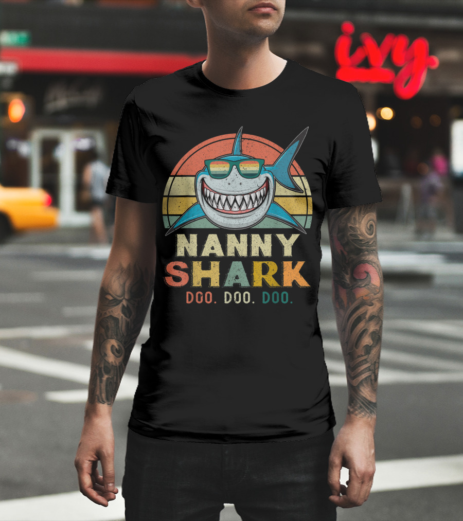 Nanny Shark Doo Doo Doo Vintage Retro Grandma Shark Sunglasses T-Shirt