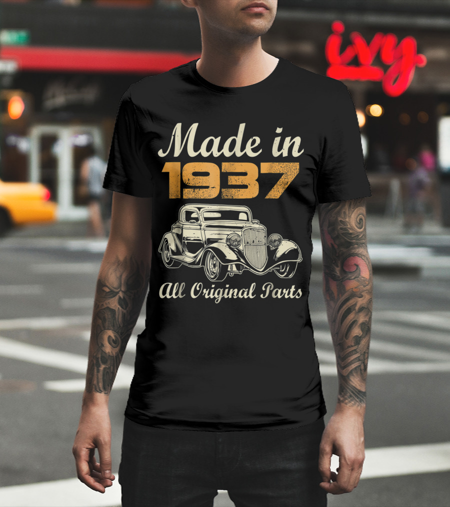 Made In 1937 All Original Parts Vintage Car 82nd Birthday T-Shirt