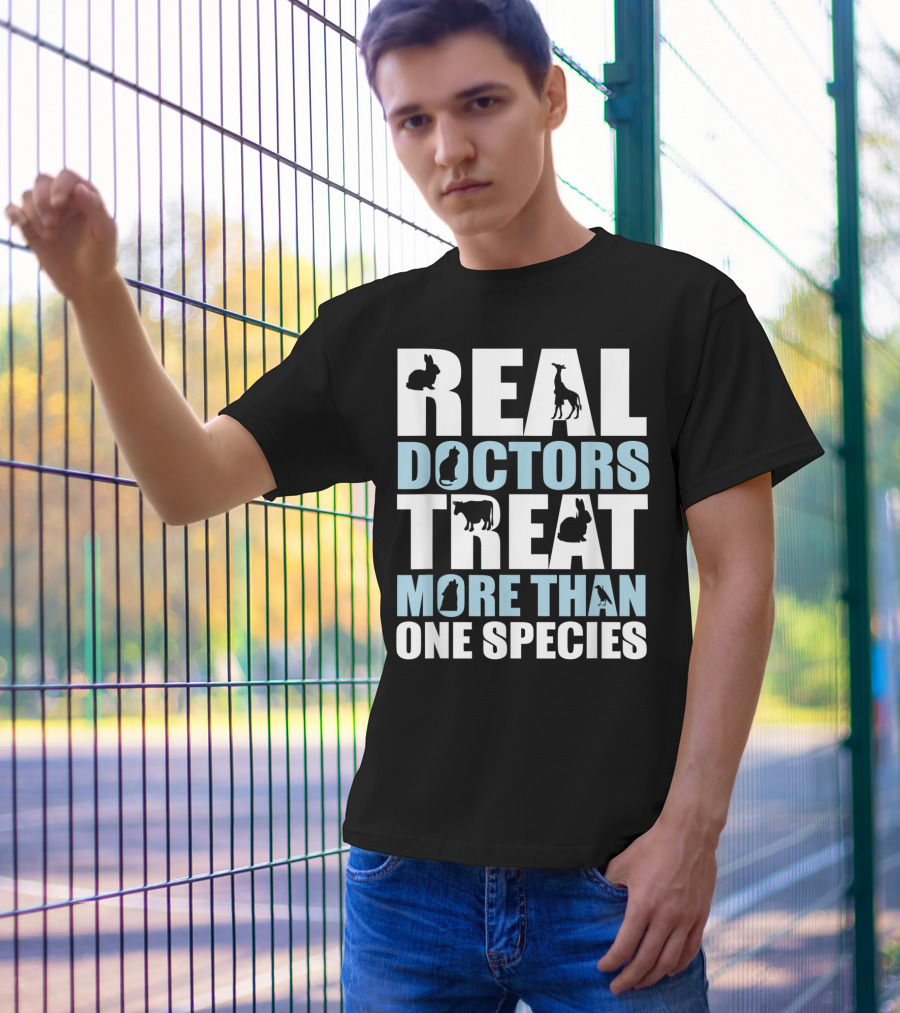 Real Doctors Treat More Than One Species Giraffe Cat Cow T-Shirt