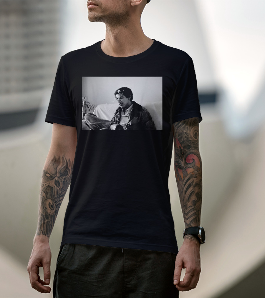 Vintage College Obama Black And White Photo Smoking Relaxed Mood T-Shirt