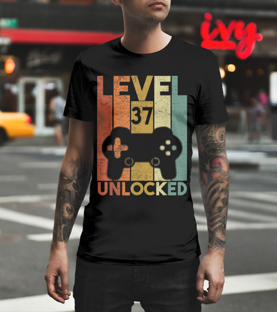 Level 37 Unlocked 1983 Birthday Gaming Controller T-Shirt