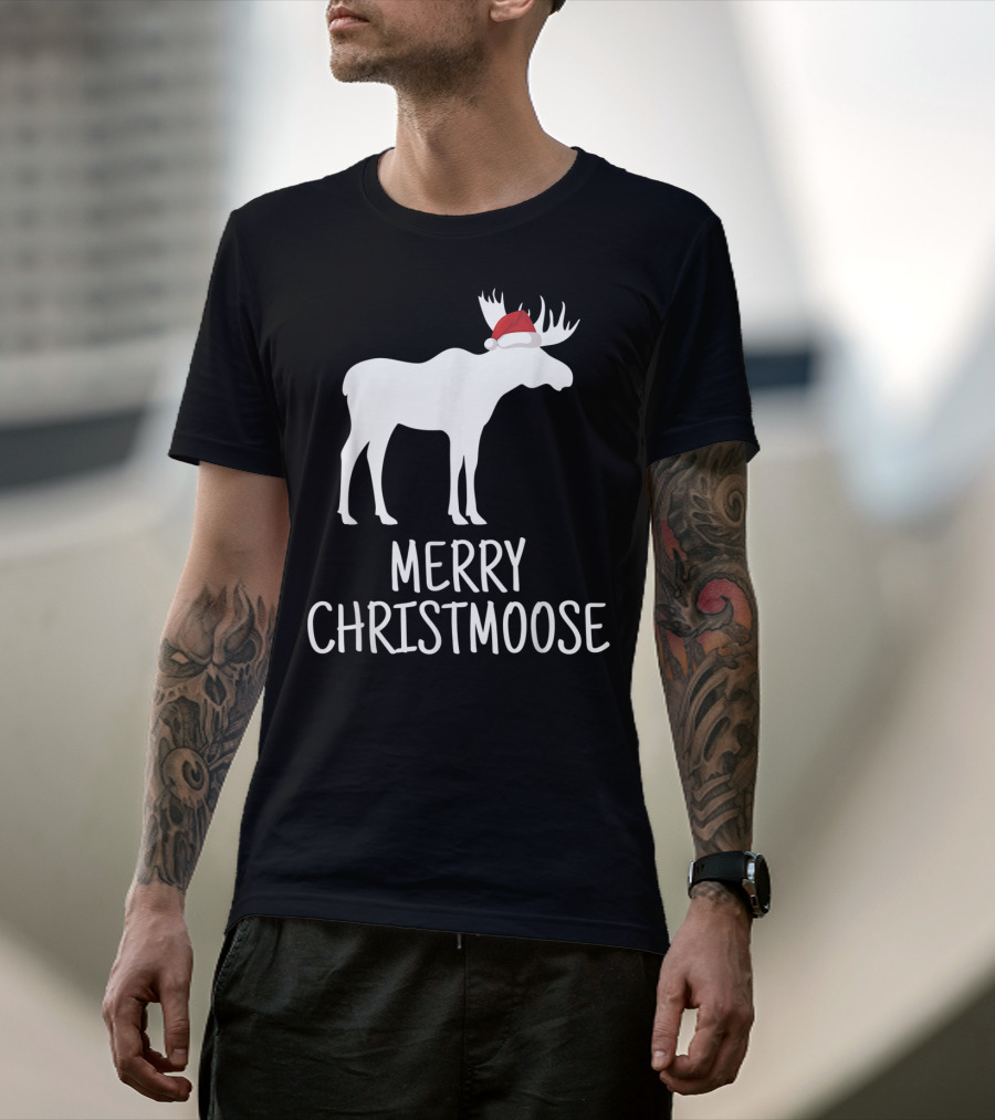 Merry Christmoose Funny Pun Animal Holiday Moose With Santa Hat T-Shirt