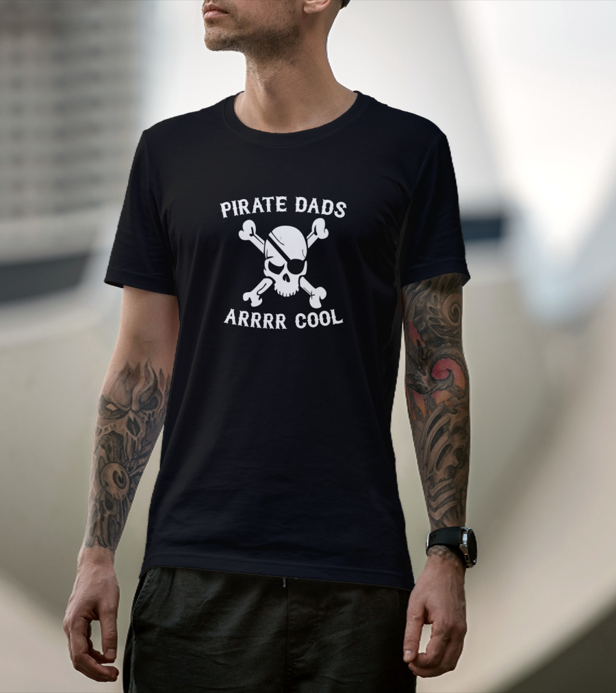 Pirate Dads Arrrr Cool Funny Halloween Skull And Crossbones T-Shirt