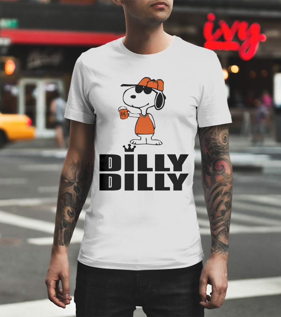 Dilly Dilly Funny Snoopy The Peanuts Movie Beer Hat And Glass T-Shirt