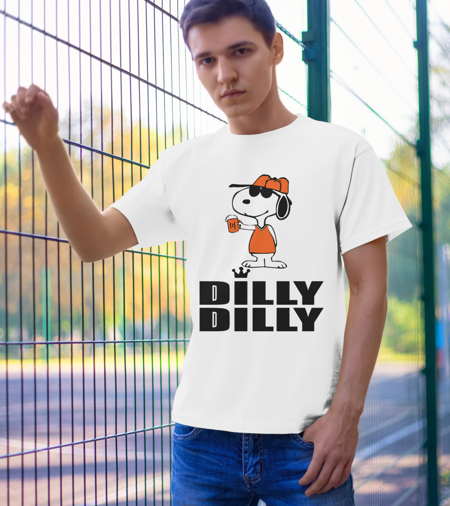 Dilly Dilly Funny Snoopy The Peanuts Movie Beer Hat And Glass T-Shirt