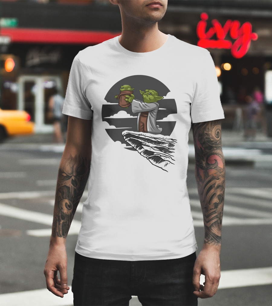 Mandalorian Star Wars Baby Yoda Kawaii Rafiki Moment T-Shirt