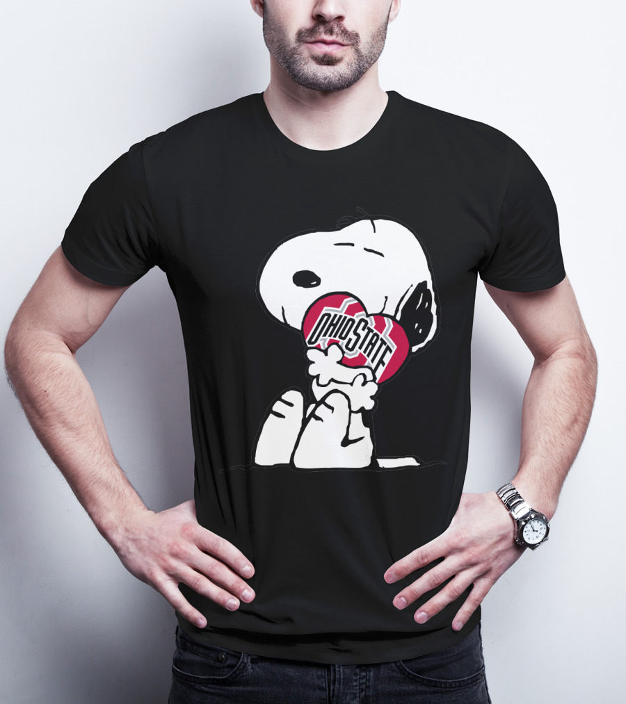 Snoopy Holding Ohio State Buckeyes Heart T-Shirt
