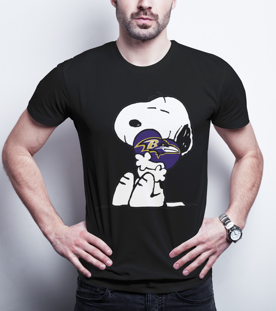 Snoopy Holding Baltimore Ravens T-Shirt