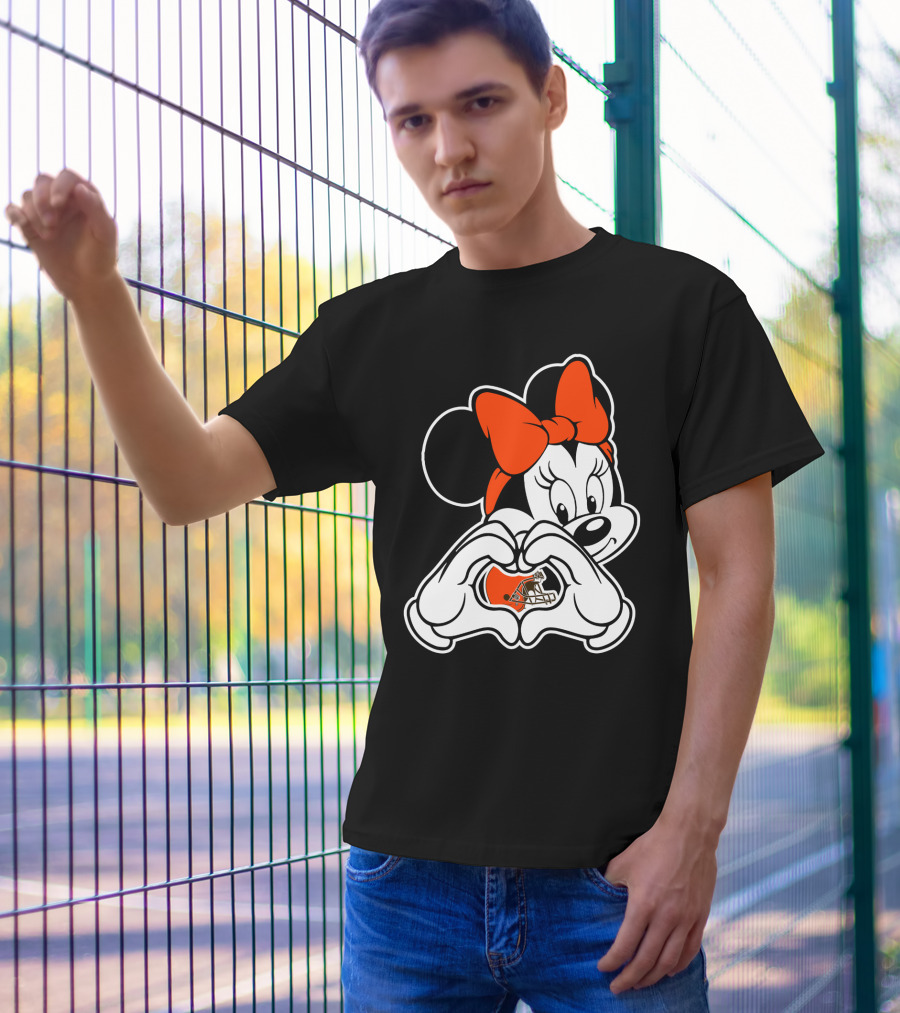 Cleveland Browns Minnie Mouse Heart Hands Football Helmet T-Shirt