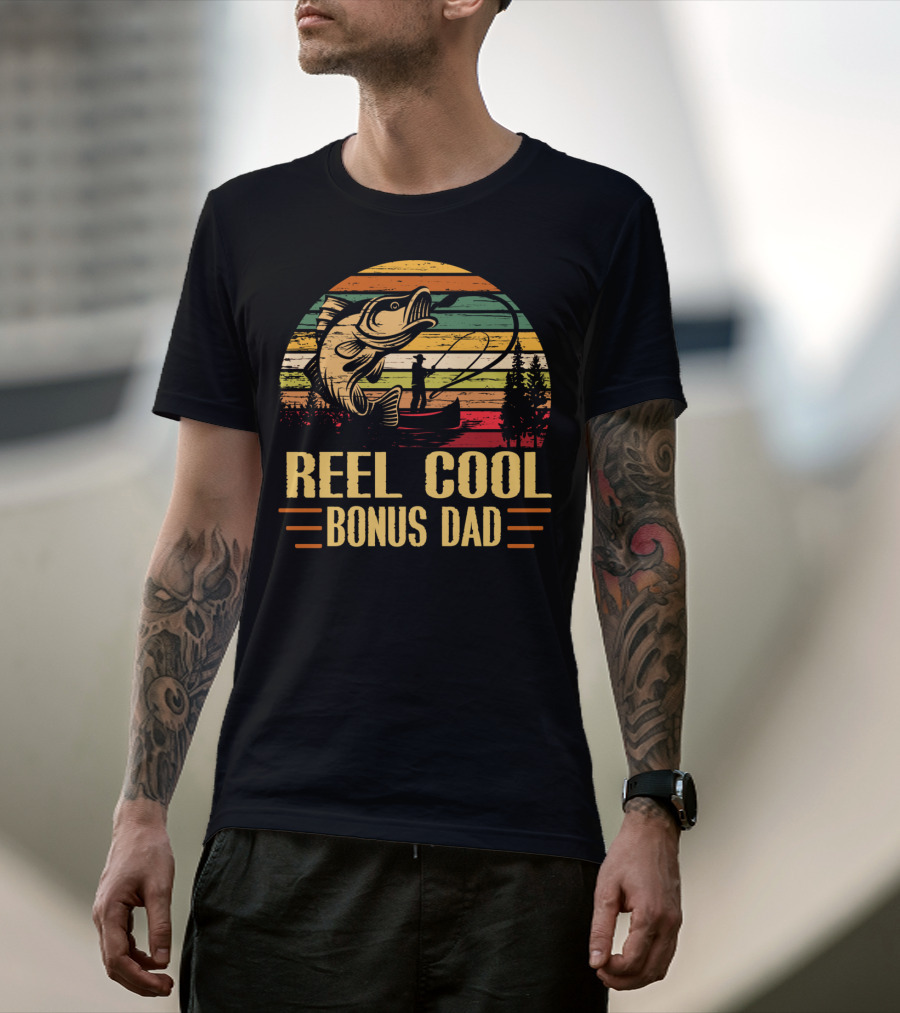 Vintage Reel Cool Bonus Dad Fishing Retro Stripe T-Shirt