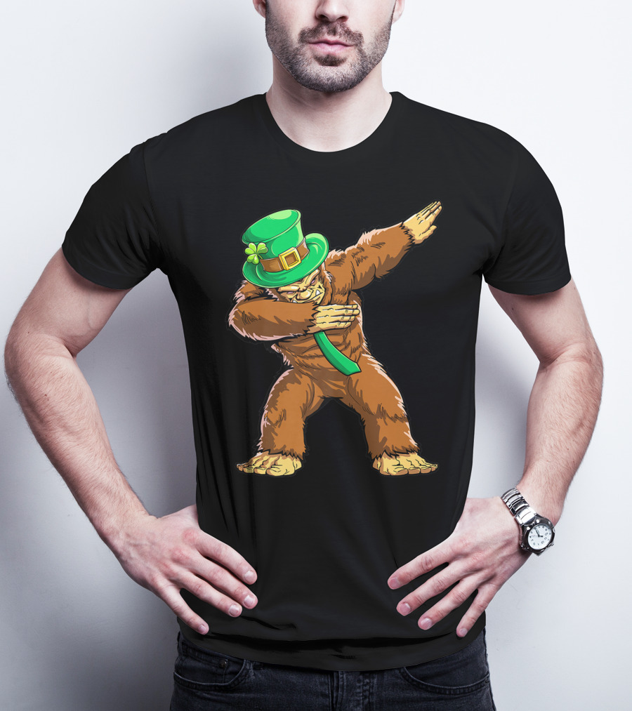 Dabbing Bigfoot St Patricks Day Leprechaun Hat T-Shirt