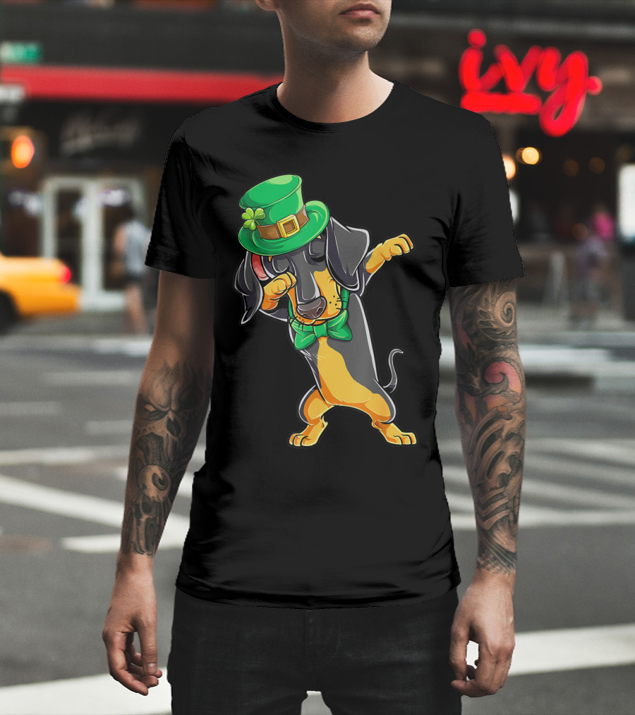 Dabbing Dachshund St Patricks Day Leprechaun Hat And Bow Tie T-Shirt