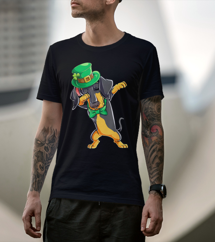 Dabbing Dachshund St Patricks Day Leprechaun Hat And Bow Tie T-Shirt
