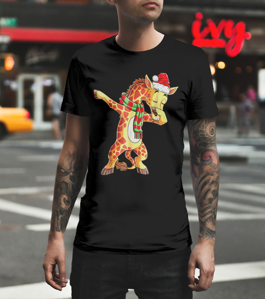 Dabbing Giraffe Santa With Christmas Hat And Scarf T-Shirt