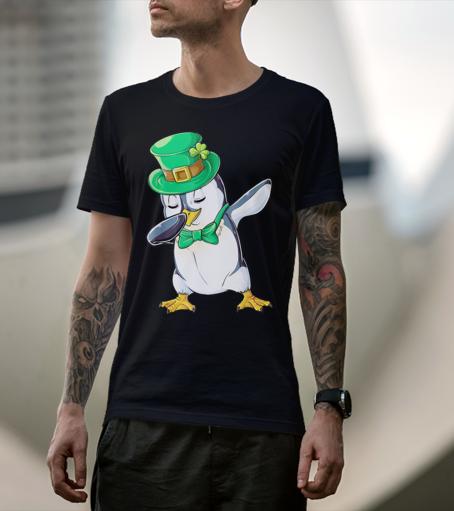 Dabbing Penguin St Patricks Day Leprechaun Hat And Bow Tie T-Shirt