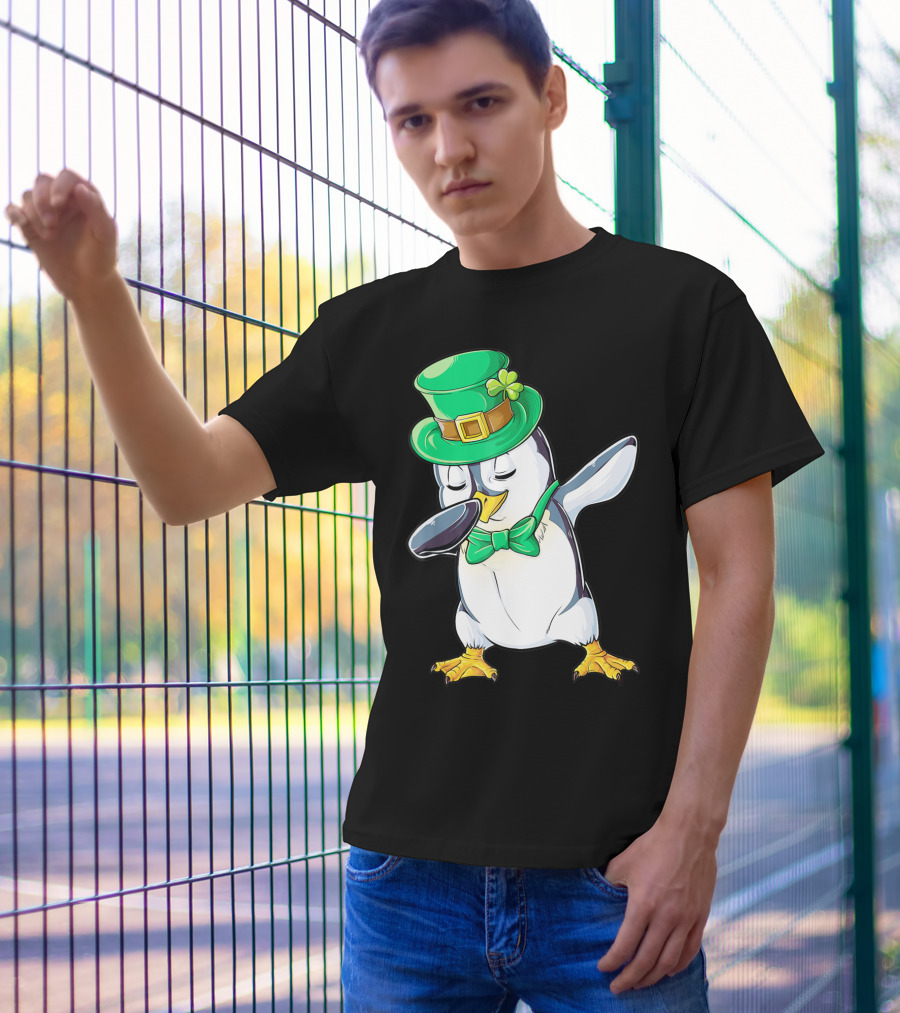 Dabbing Penguin St Patricks Day Leprechaun Hat And Bow Tie T-Shirt