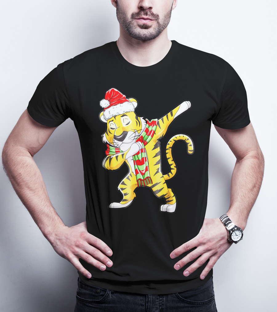 Dabbing Tiger Santa In Santa Hat And Festive Scarf T-Shirt