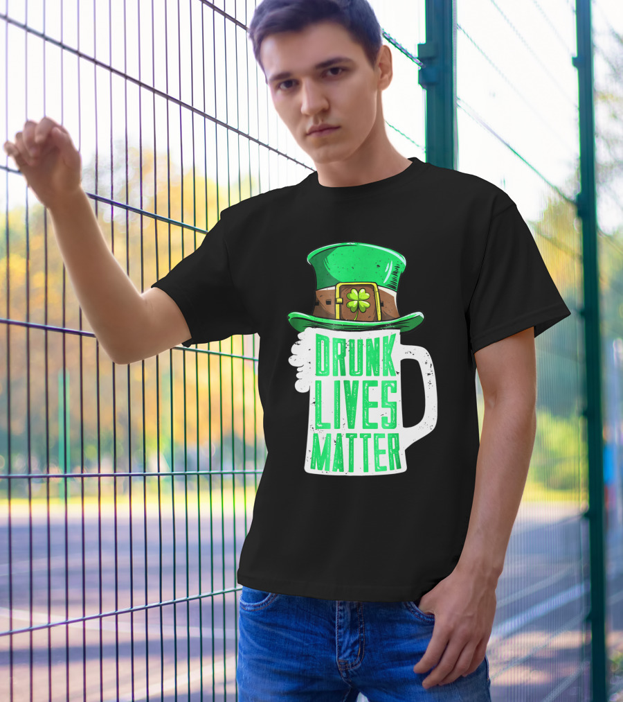 Drunk Lives Matter St Patricks Day Beer Mug Leprechaun Hat T-Shirt