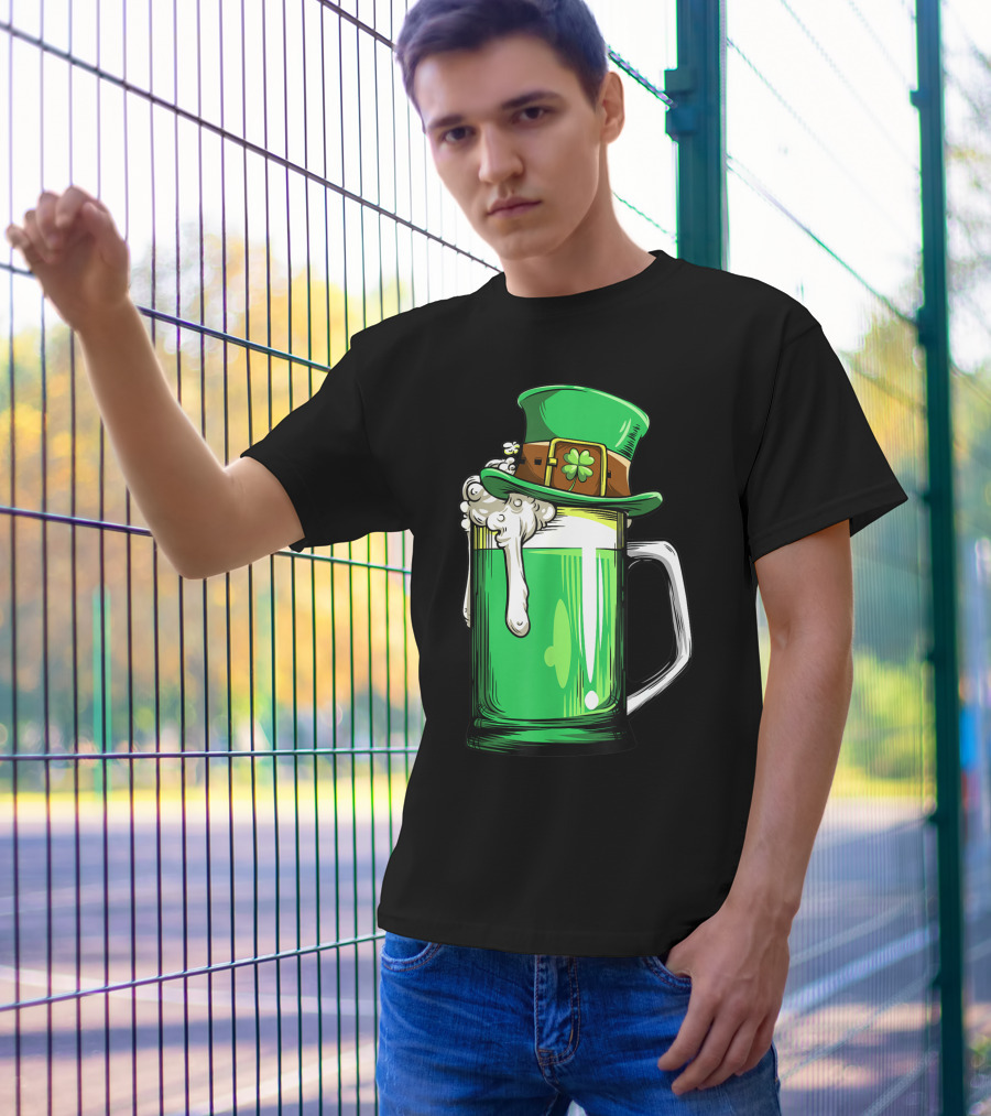 Green Beer Mug Leprechaun Hat St Patricks Day Men Drinking T-Shirt