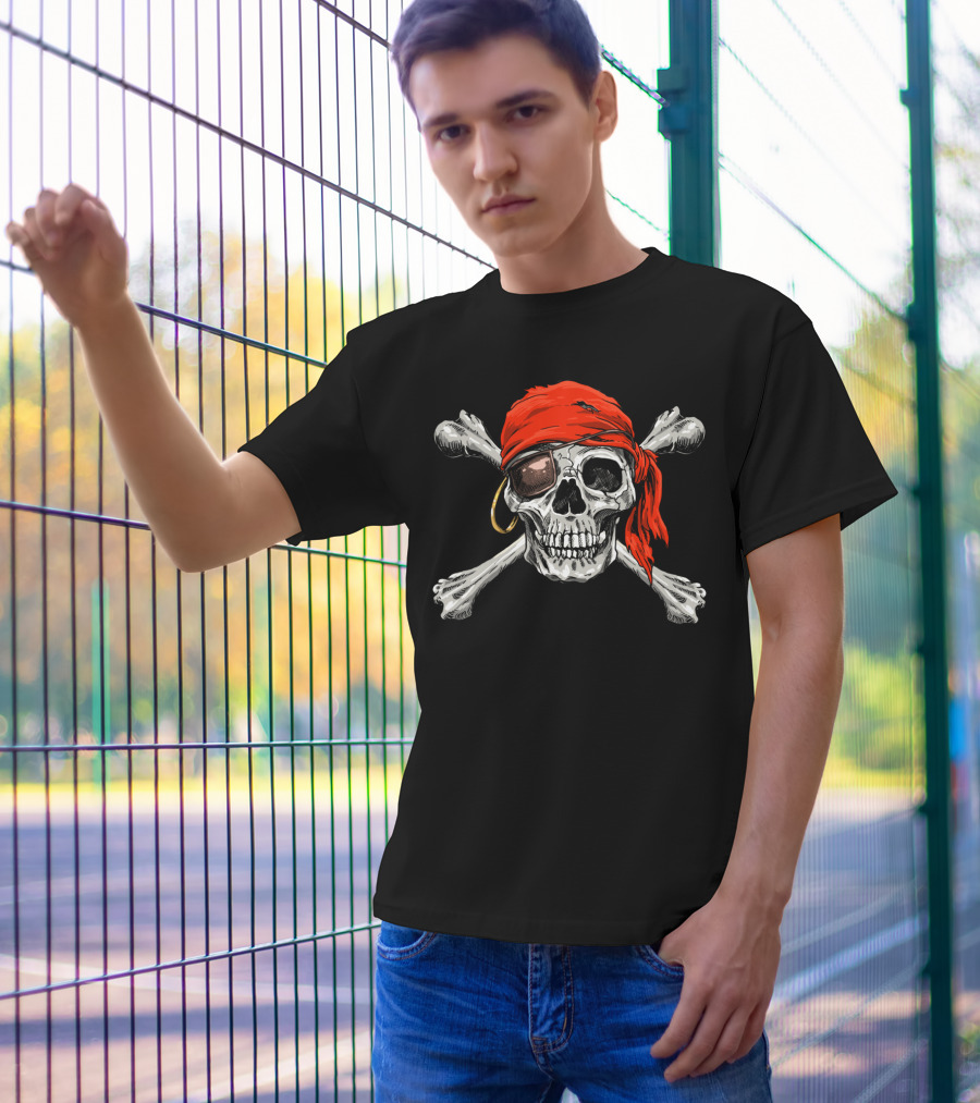 Jolly Roger Skull Crossbones Halloween Pirate Flag Red Bandana Eyepatch T-Shirt
