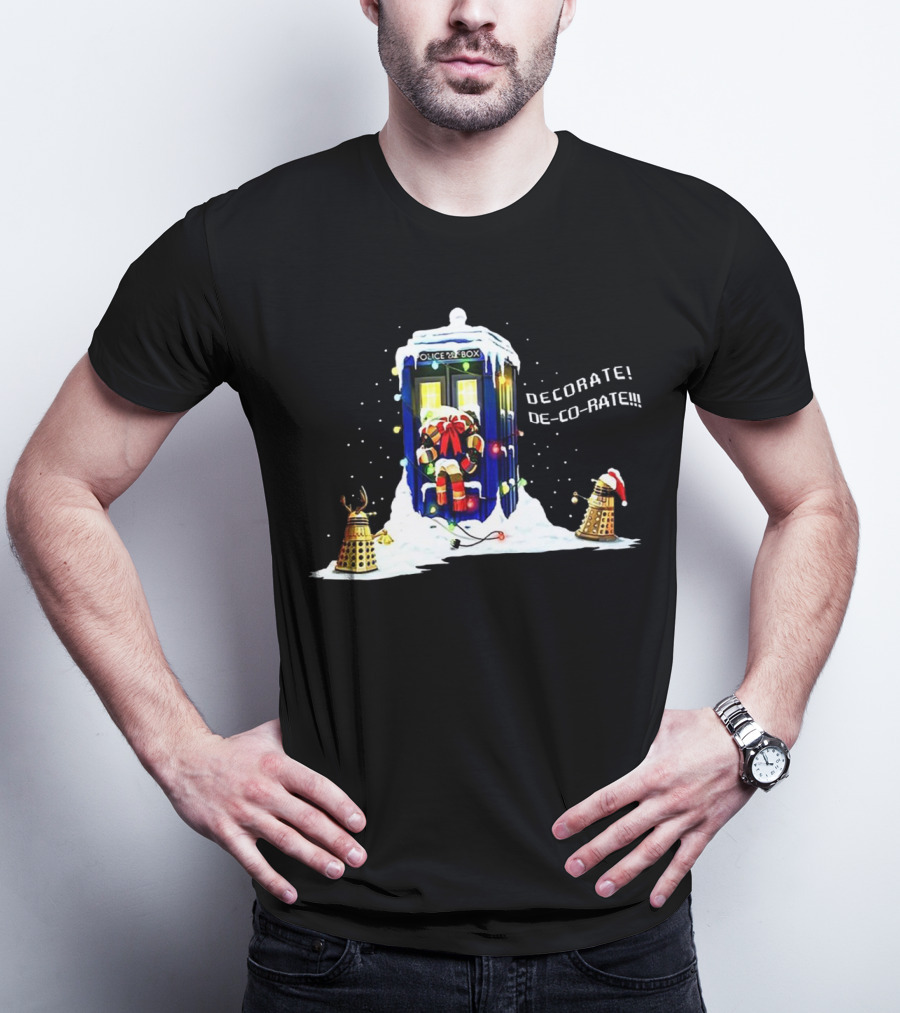 Doctor Who TARDIS Daleks Decorate Christmas Scene T-Shirt