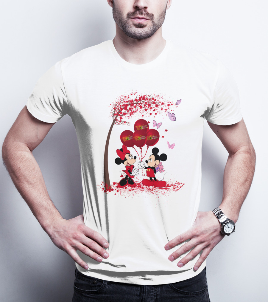 Minnie And Mickey Mouse Holding 1 FC Union Berlin Balloons With Tree And Butterflies T-Shirt
