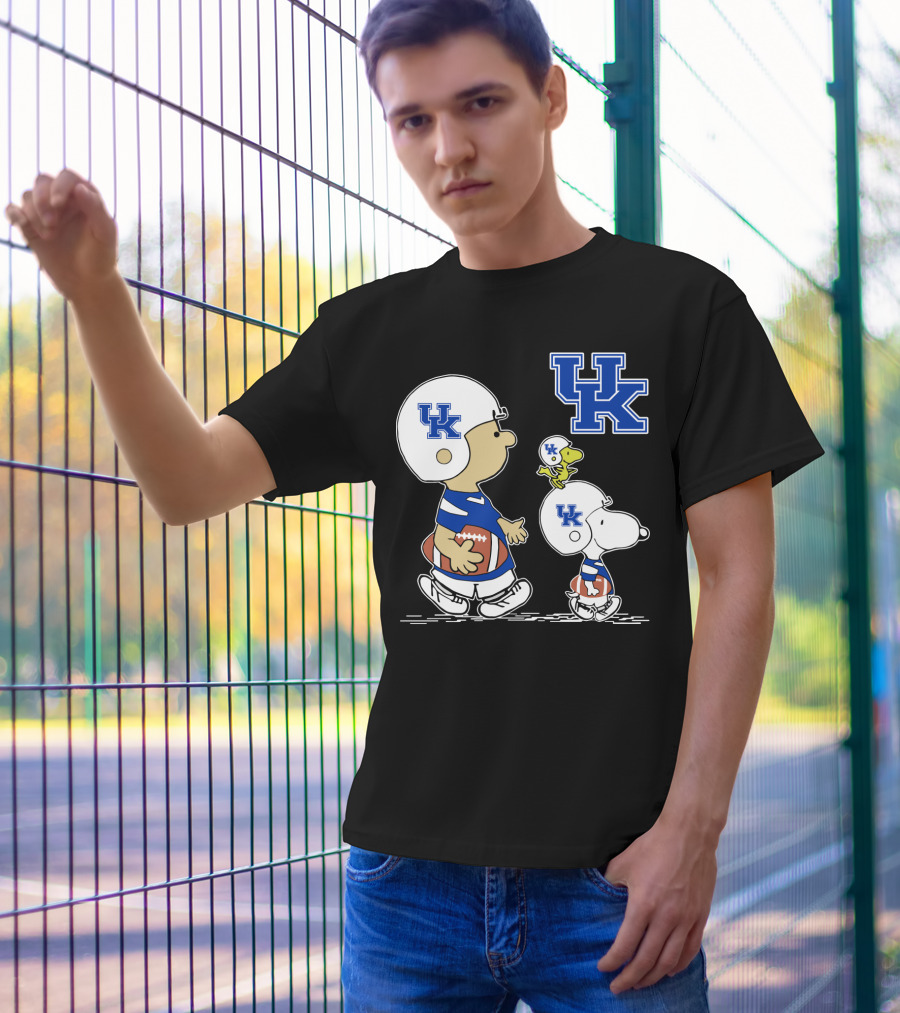 Kentucky Wildcats Peanuts Snoopy Woodstock Football Helmet T-Shirt