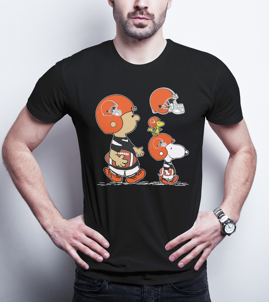Browns Charlie Brown Snoopy Woodstock Football Helmets T-Shirt