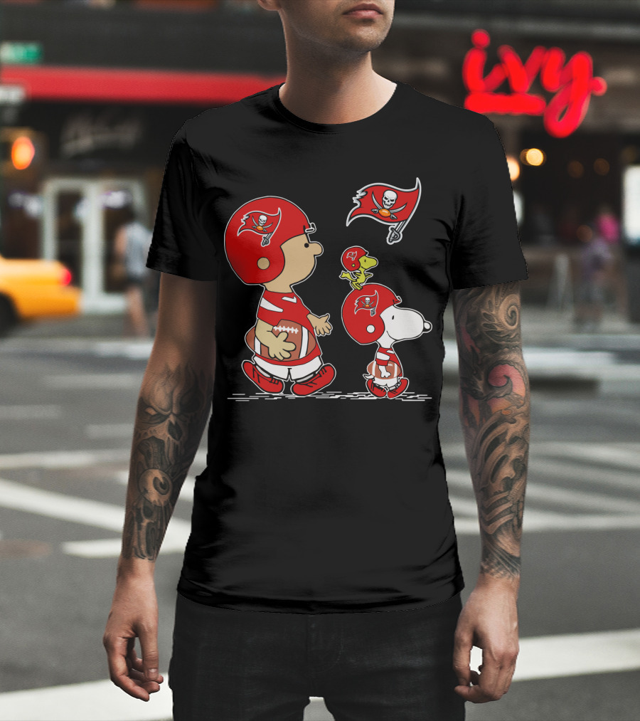 Buccaneers Snoopy Football Team Peanuts Characters Wearing Helmets And Flag T-Shirt