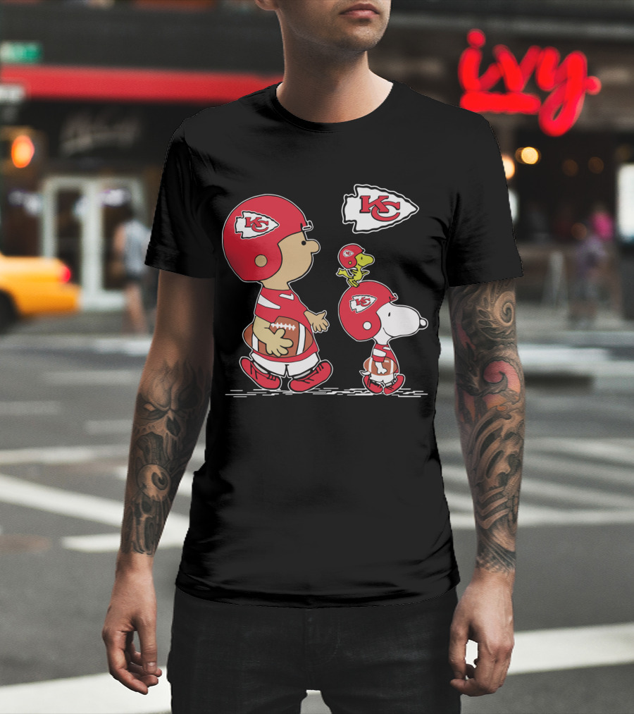 Chiefs Snoopy Football And Woodstock In Kansas City Helmets T-Shirt