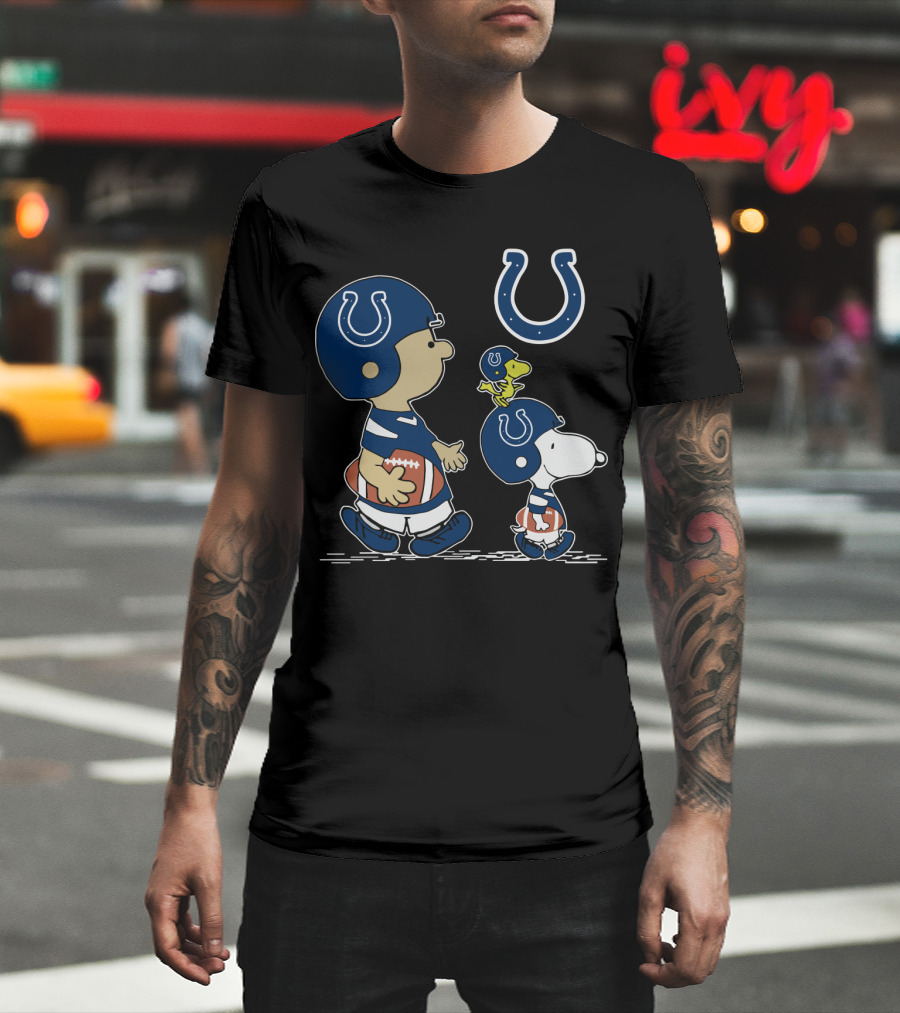Indianapolis Colts Snoopy And Woodstock Football Players T-Shirt