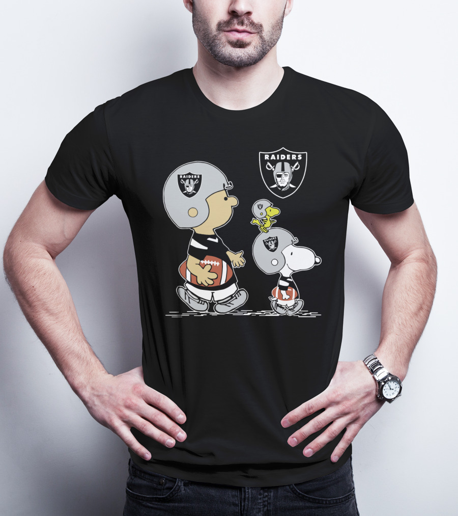 Raiders Snoopy Charlie Brown Woodstock Football Team Helmets T-Shirt