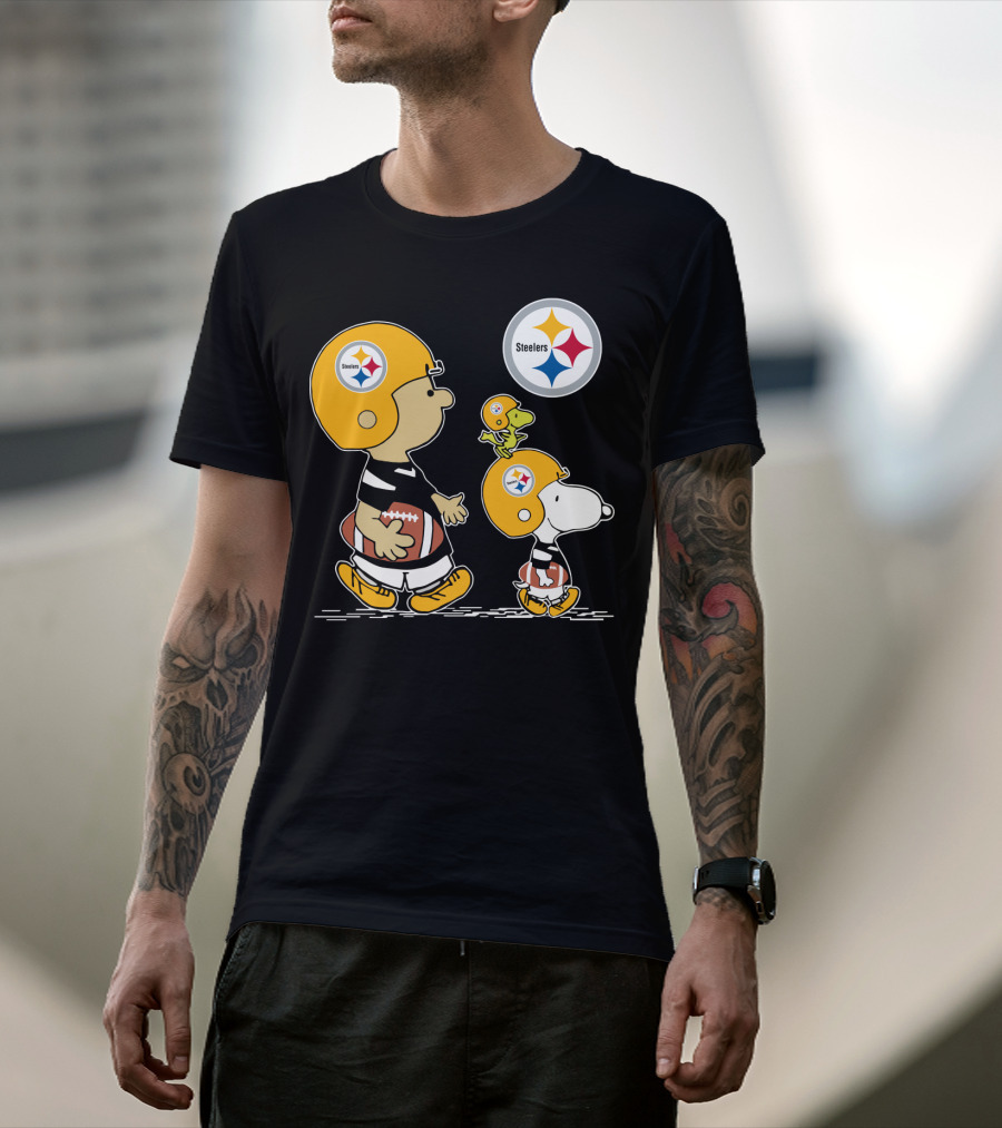 Steelers Snoopy And Peanuts Characters With Football Helmets T-Shirt