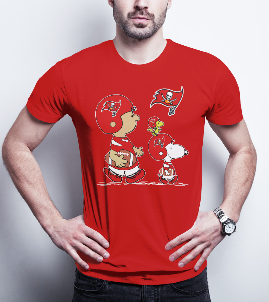 Peanuts Buccaneers Snoopy And Woodstock Football Helmets And Flag T-Shirt