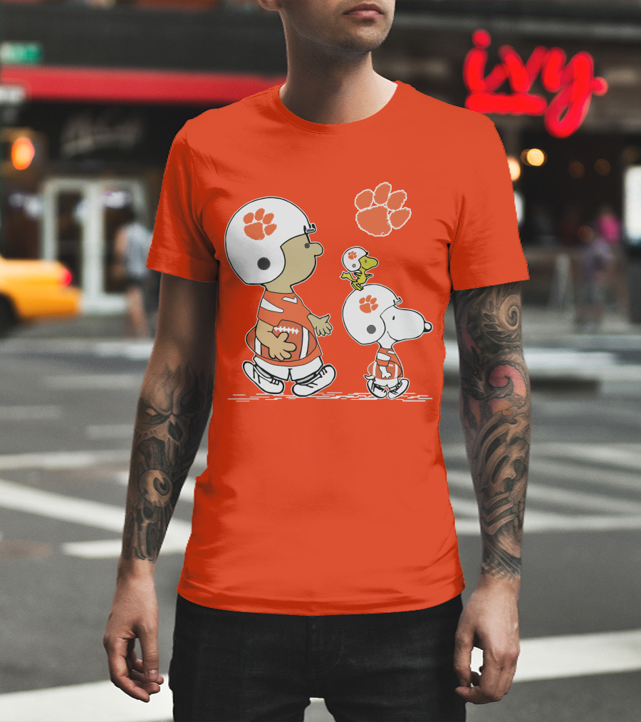 Clemson Tigers Snoopy Football Helmets And Paw Print Charlie Brown Woodstock T-Shirt