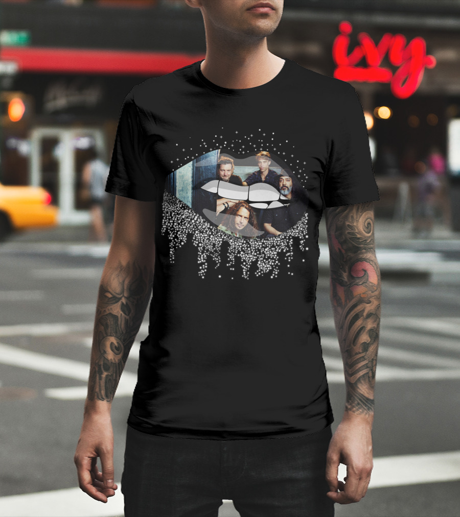 Soundgarden Band Photo Within Glitter Lips T-Shirt