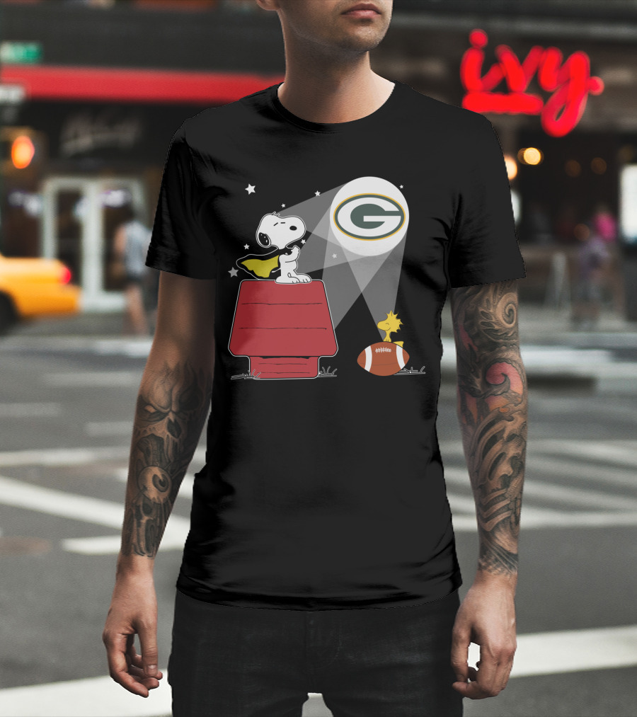 Snoopy Woodstock Green Bay Packers Football Bat Signal T-Shirt