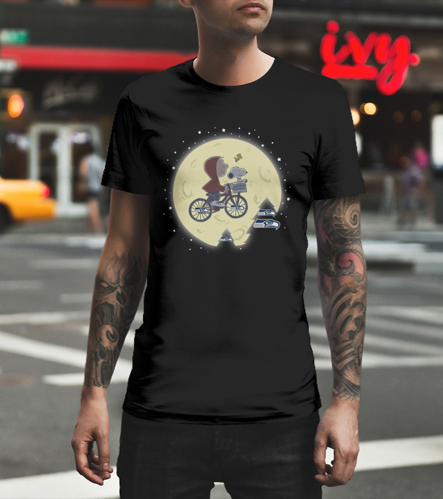 Halloween Seattle Seahawks E.t. And Snoopy Moon Adventure T-Shirt