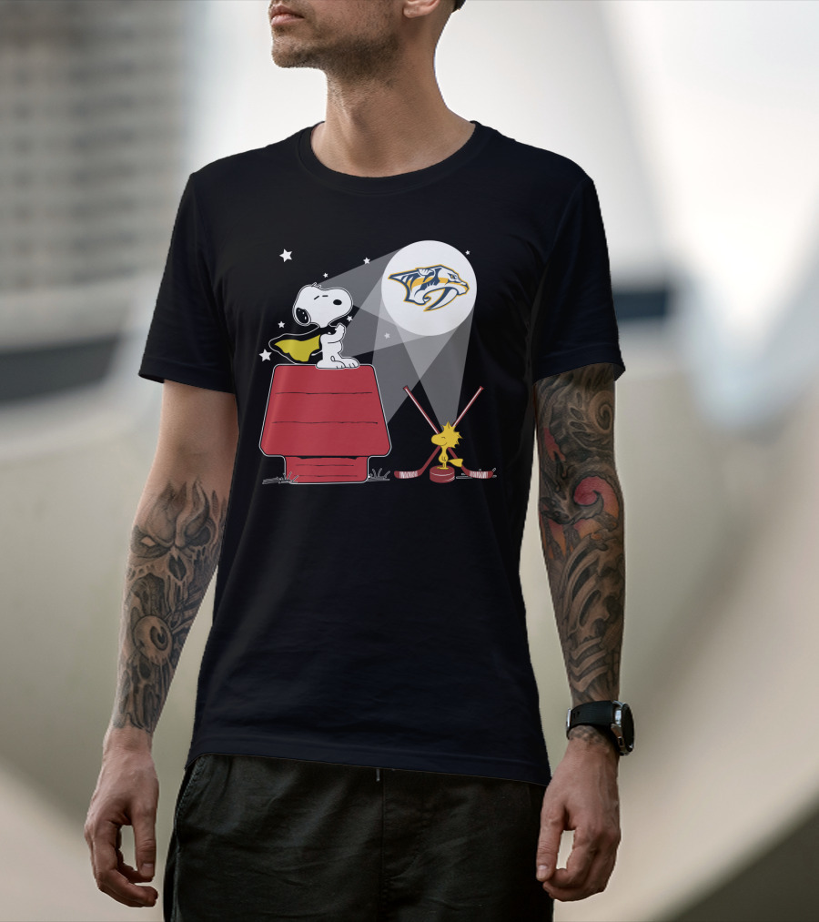 Nashville Predators Snoopy Woodstock Hockey Moonlight Scene T-Shirt