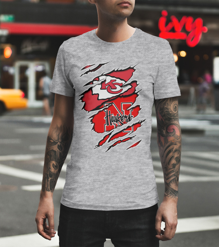 Kansas City Chiefs Nebraska Huskers Ripped T-Shirt